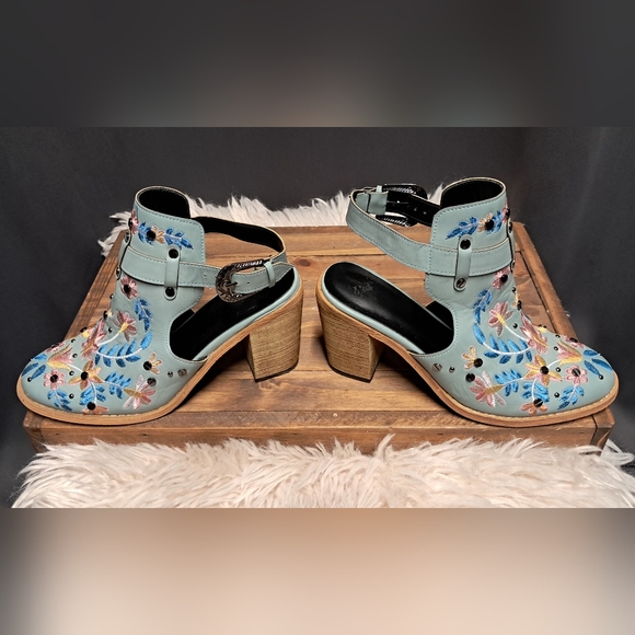 Source Unknown | Shoes | Source Unknown Blue Floral Embroidered Heels ...